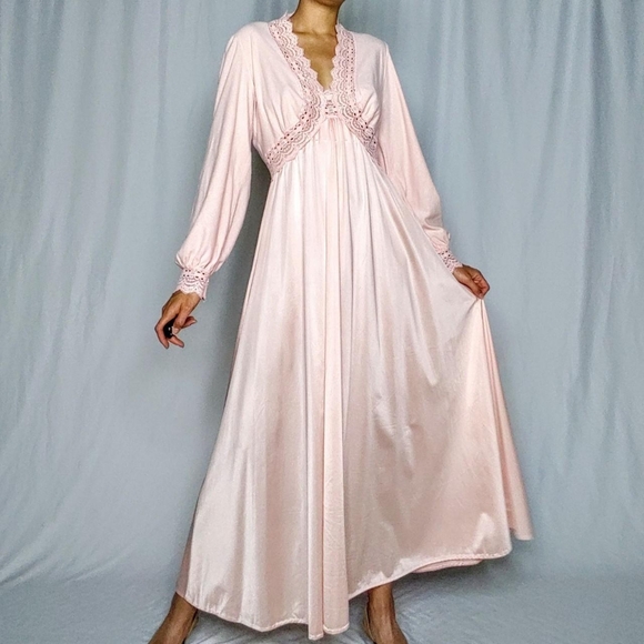 Olga | Intimates & Sleepwear | Vintage Olga Long Nightgown | Poshmark